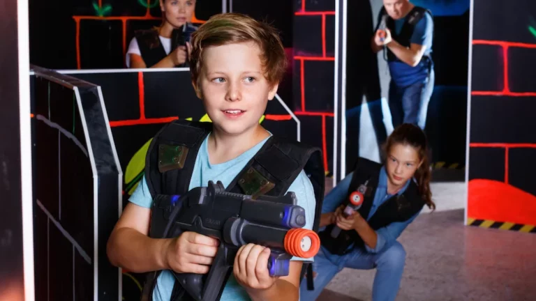 Qu’est-ce que le Laser Game ? Indoor ou Outdoor